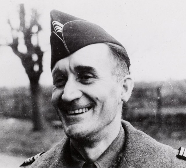 Paris 1944, 1. Uprising – Page 2 – Achilles the Heel